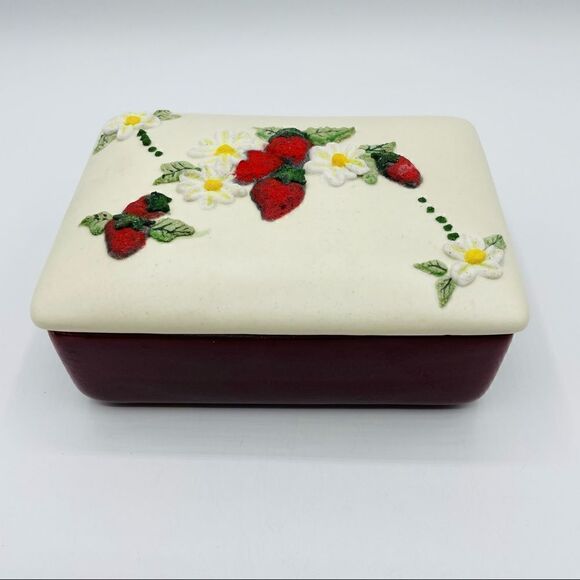 Vintage | Accents | Vintagehandmadeceramicstrawberrytrinketbox | Poshmark
